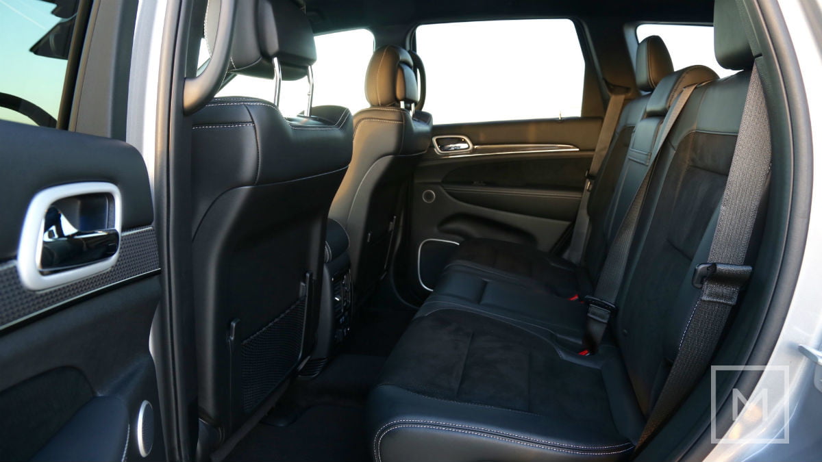 轻狂档案:吉普的707-HP Trackhawk是可爱的疯狂|手册