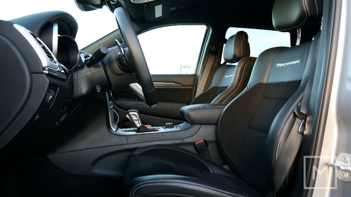 轻狂档案:吉普的707-HP Trackhawk是可爱的疯狂|手册