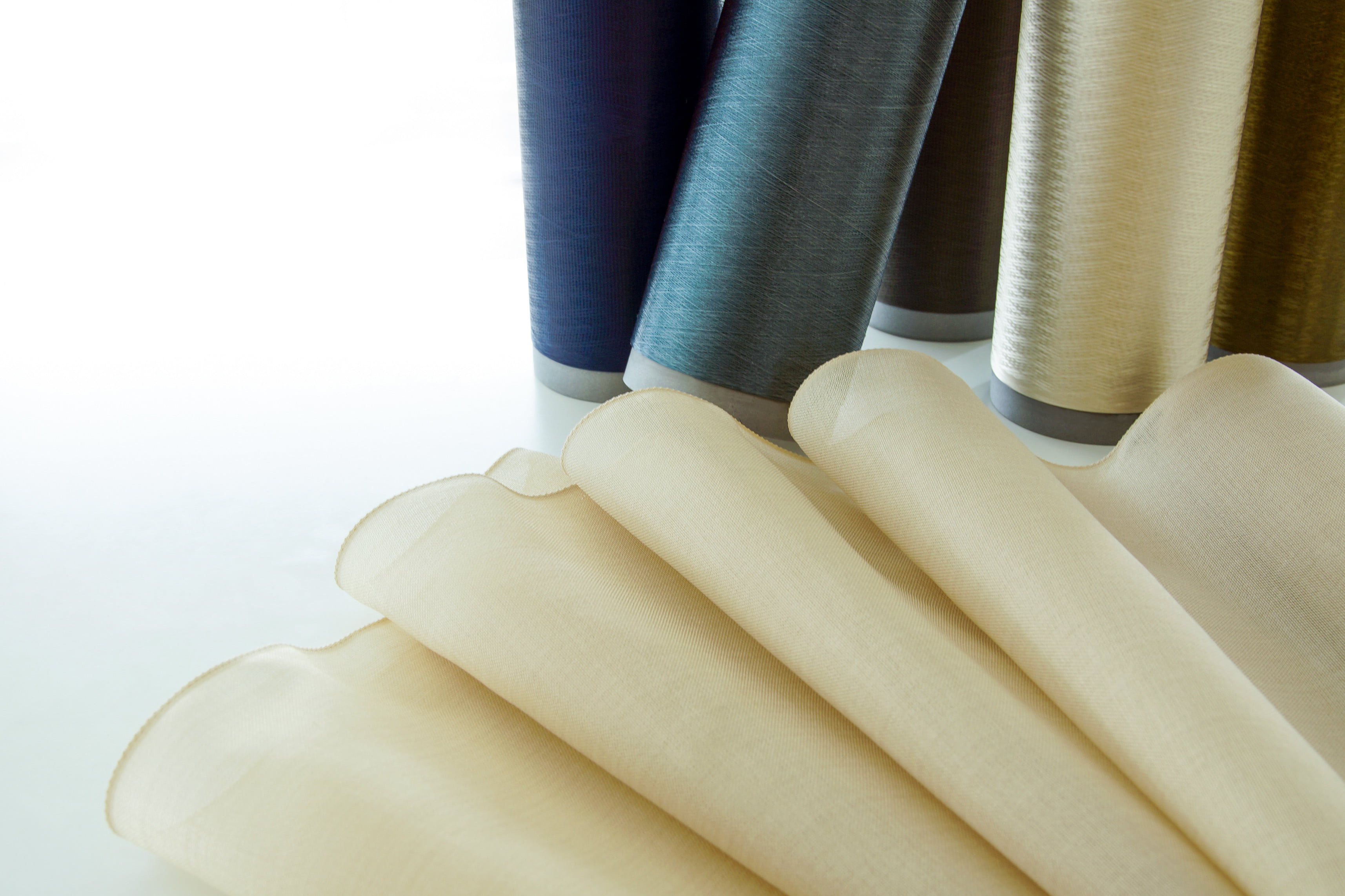 人造蜘蛛丝是Badass，这是Ski夹克证明它|手册