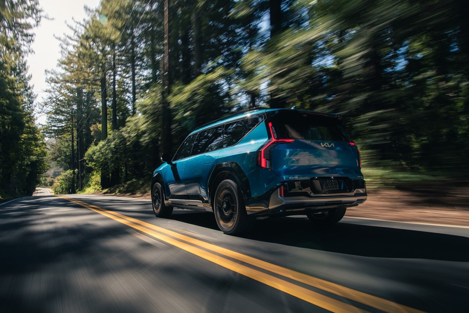 全电KiaEV9首映3级自主技术达379hp-手册